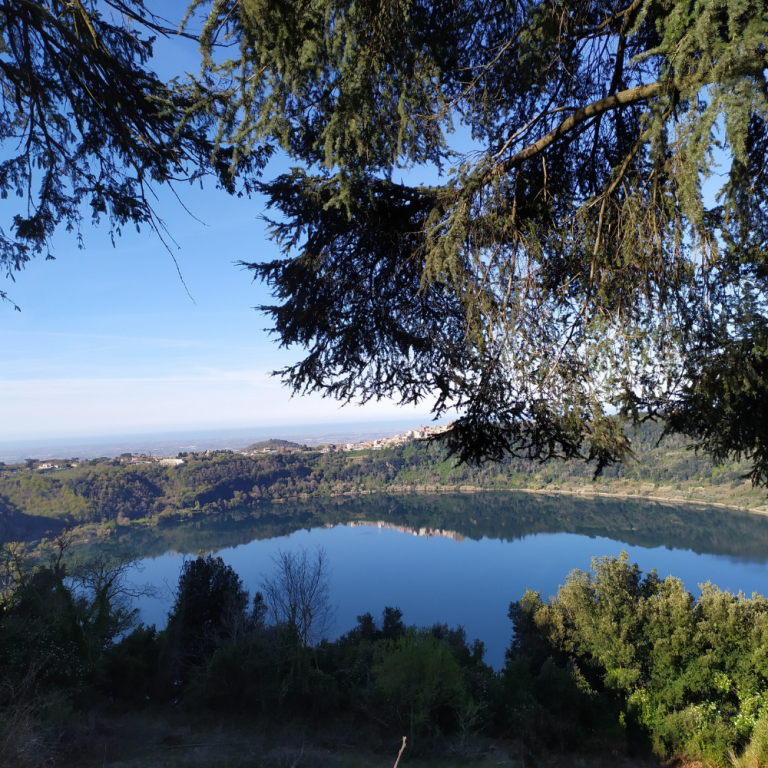 14 Maggio Il Lago di Nemi e lo specchio di Diana I sentieri del Parco ...